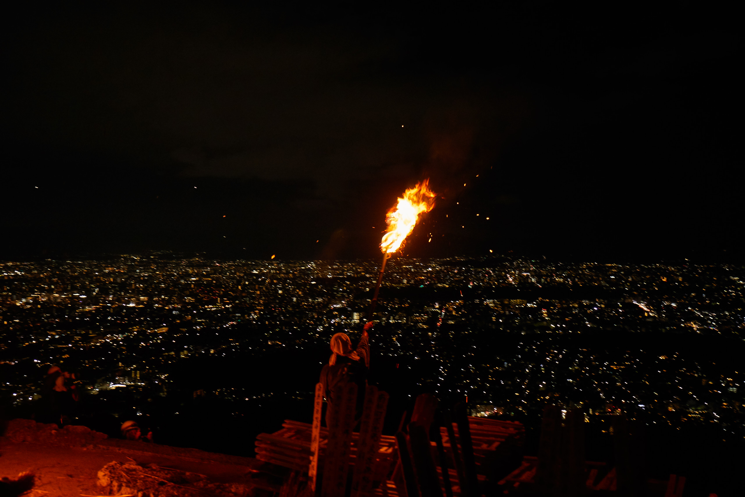 nijiriguchi commons — 送り火への目線